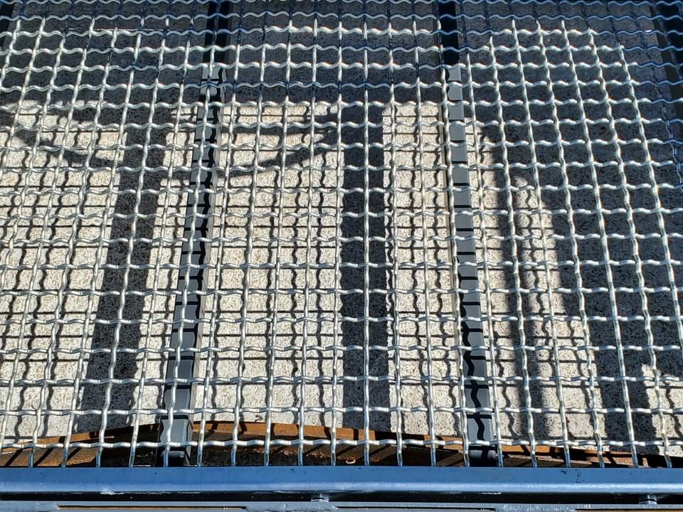 Vibrating Dirt Screen Sifter Bucket Hydraulic Attachment for Skid Steer ...