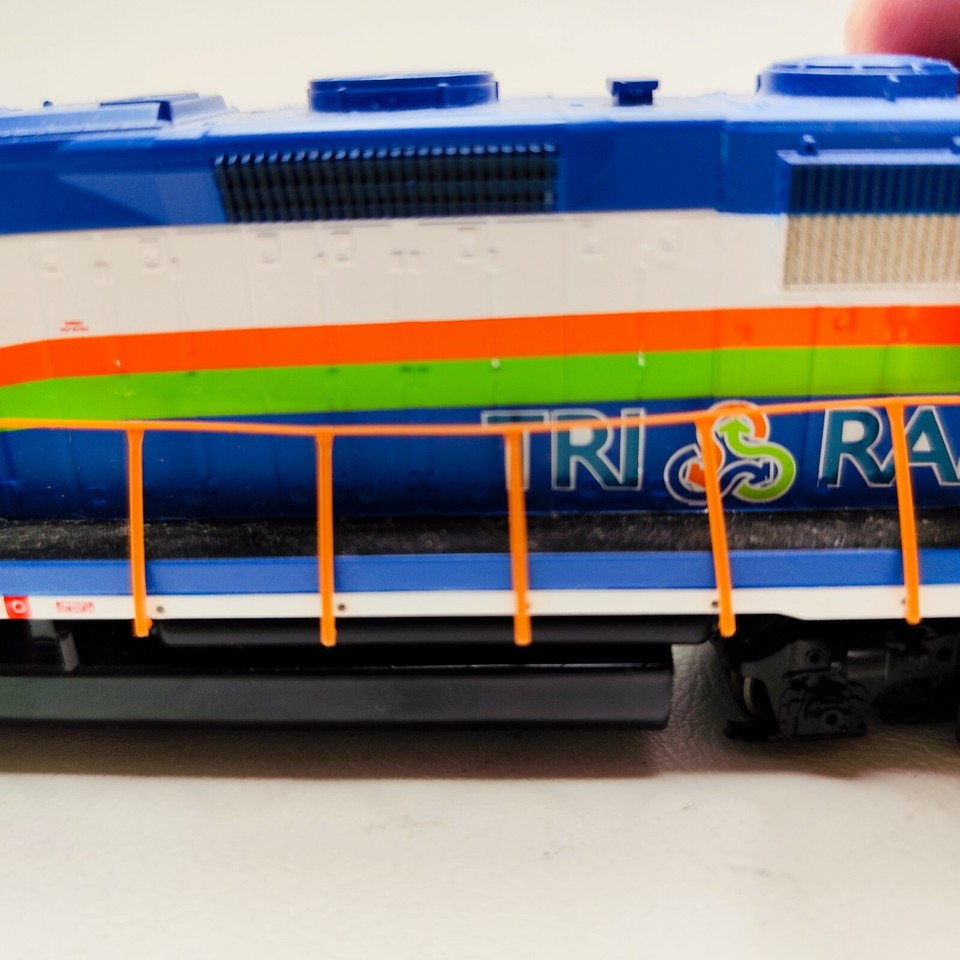 HO Athearn Florida Tri Rail EMD GP50 #817 Powered Engine Locomotive | eBay