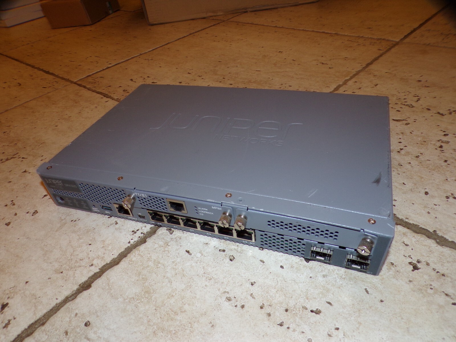 SRX320 Juniper Networks Services Gateway - Security Appliance for sale ...