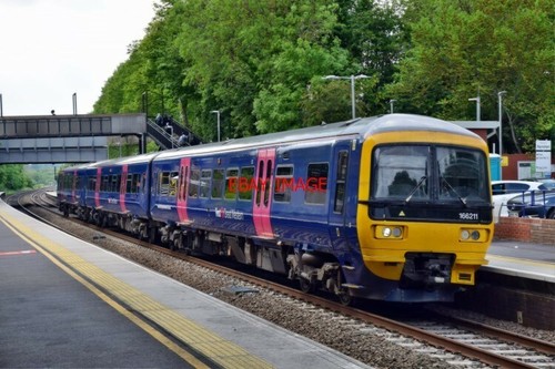 PHOTO (2) BR CLASS 166 3-CAR DMU NO 166 211 OF GWR IN FGW PLAIN INDIGO ...