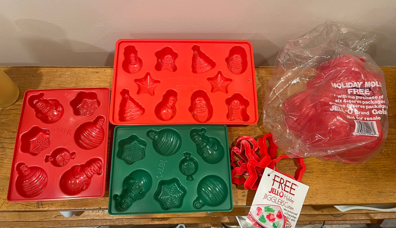JELLO Jigglers MOLD, 3 Jiggler Trays & Individual Cutters Christmas ...