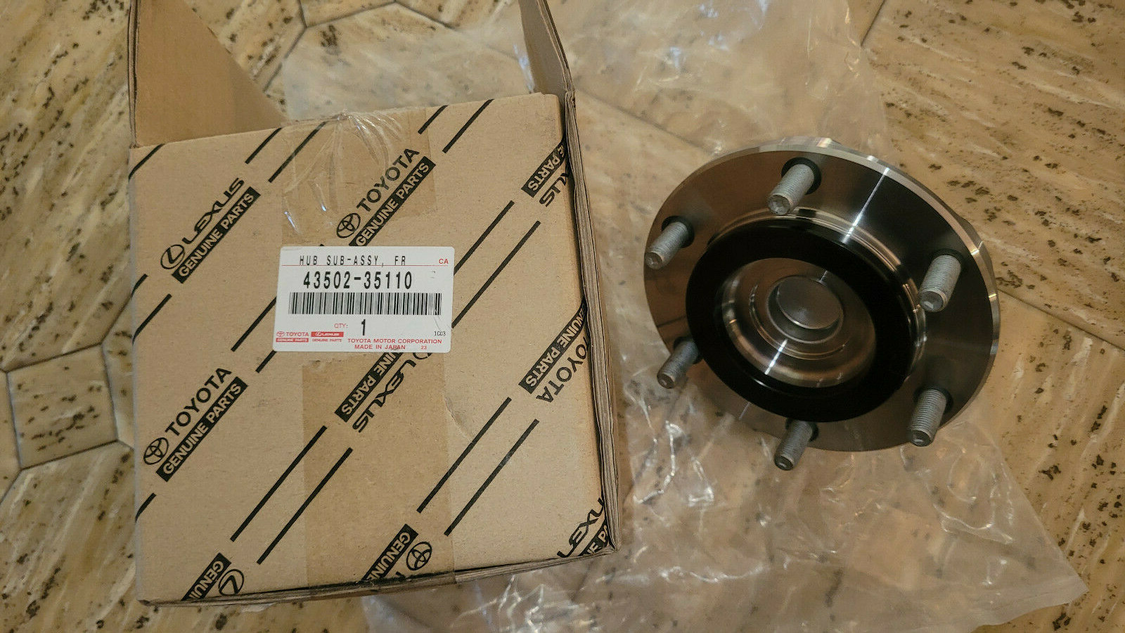 Toyota New OEM Sequoia Tundra Tacoma 4Runne Hub Assy Front Axle 43502 ...