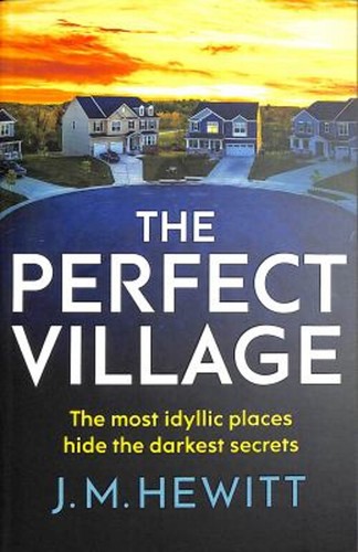 Le Parfait Village Livre de Poche J.M.Hewitt | eBay