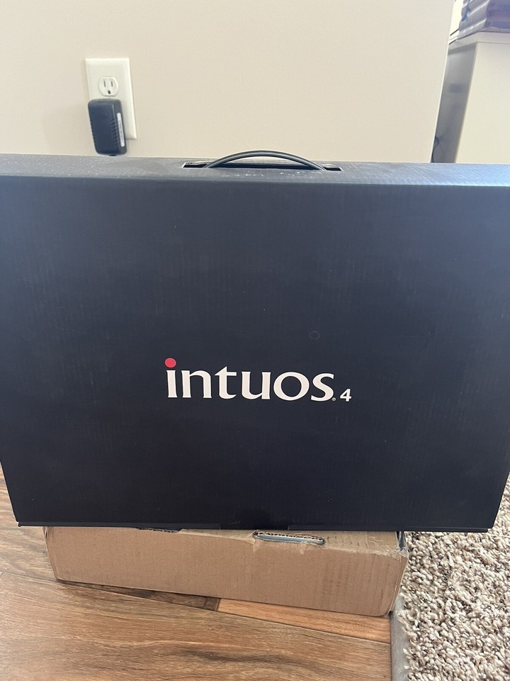 Wacom Intuos 4 Professional Graphic Tablet PTK-440 With Pen, and Cable ...