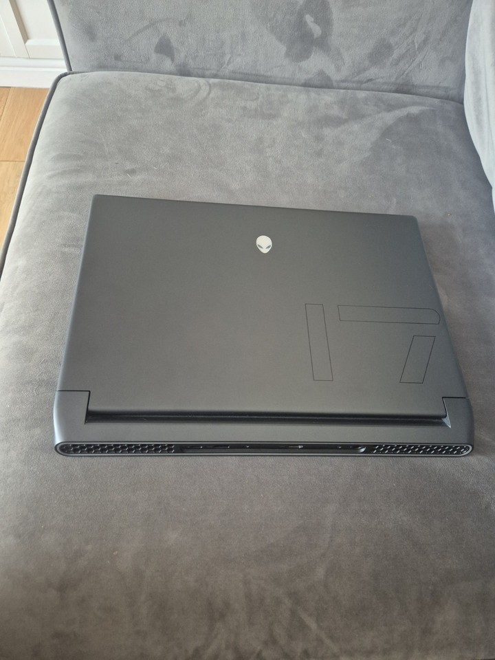Alienware M17 R5, Ryzen7, RTX 3070 TI, 1TB SSD, 16GB RAM, FHD 360Hz ...