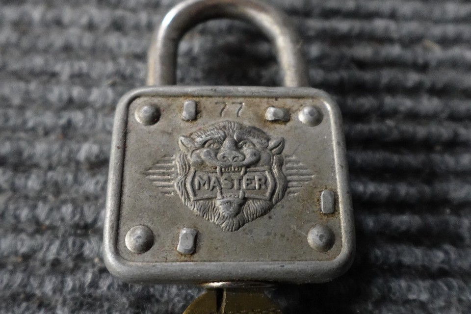 Vintage Master Lock Co. #77 Lion Head Padlock with Key Works | eBay