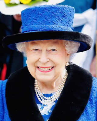 QUEEN ELIZABETH II 8x10 PHOTO IN REMEMBRANCE ENGLAND ROYALTY | eBay