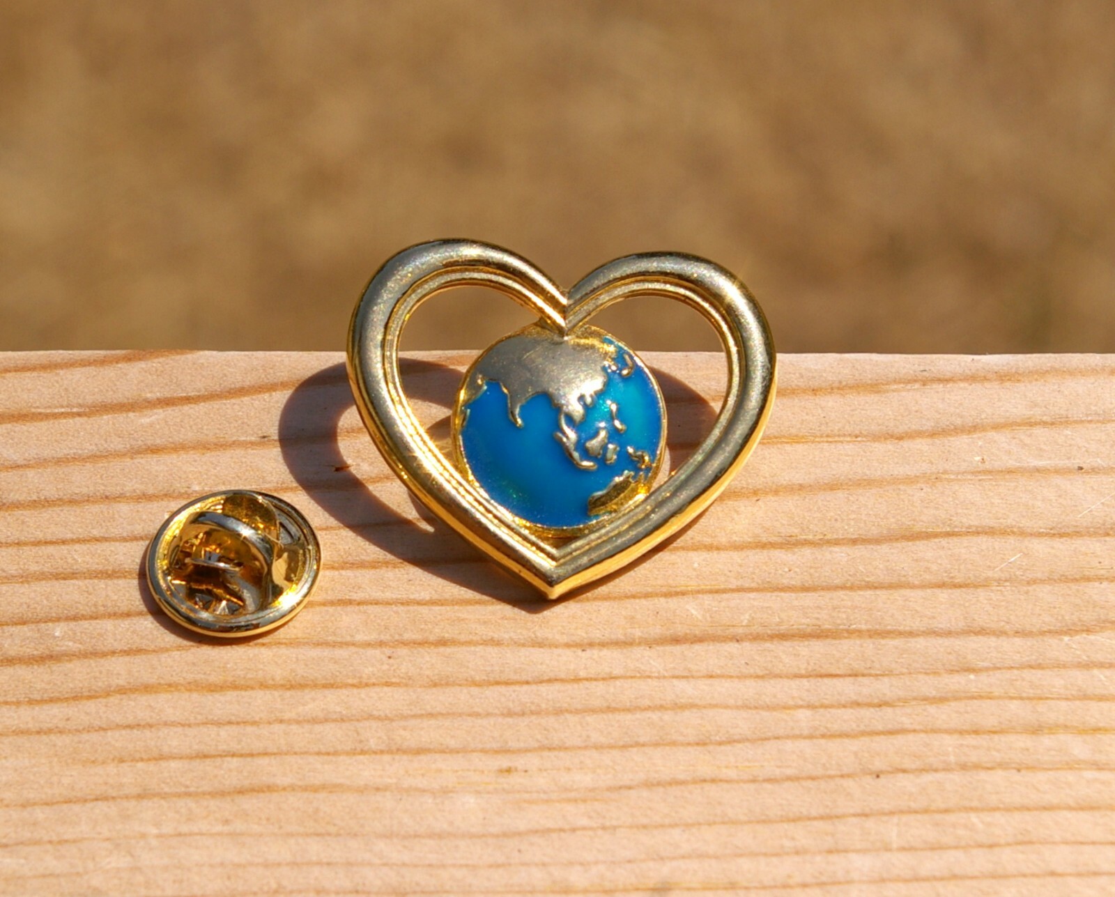 Blue & Gold Tone Metal Heart World Globe Lapel Pin Pinback Brooch Avon ...