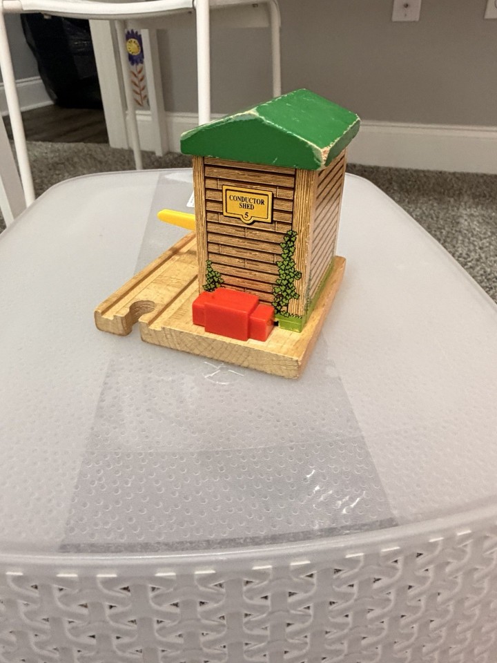 Gullane Thomas & Friends Wooden Railway Conductor Shed Playset w ...