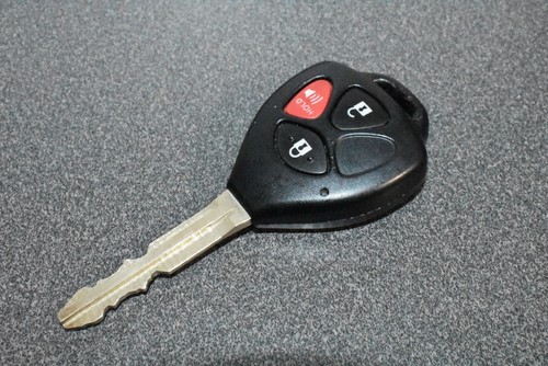 OEM Pontiac Vibe 3 BUTTON OEM KEY FOB Keyless Entry Remote Corolla GQ4 ...