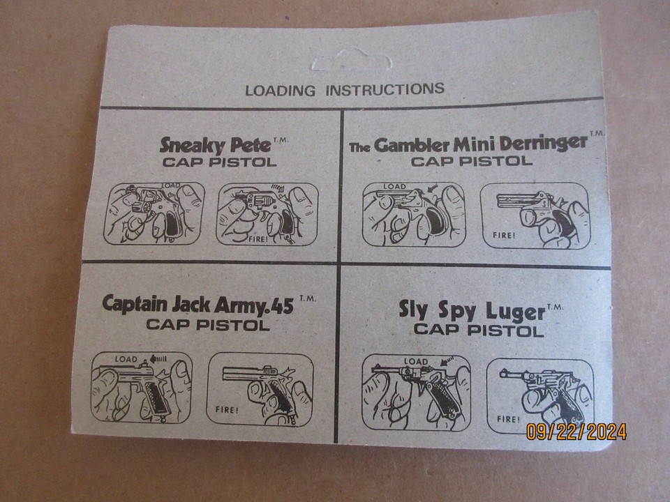 VINTAGE SOLID DIE CAST METAL GUNS "R" FUN CAP GUN KEY CHAIN ORIGINAL ...