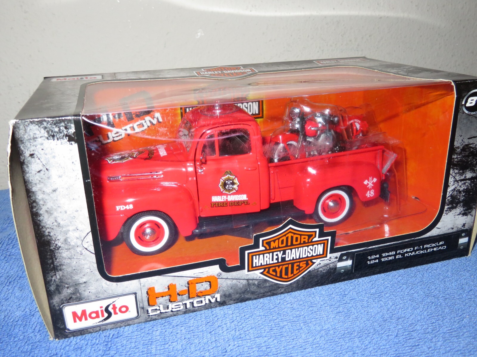 HARLEY-DAVIDSON 1948 FORD F-1 PICKUP FIRE 1936 KNUCKLEHEAD 1:24 MAISTO ...