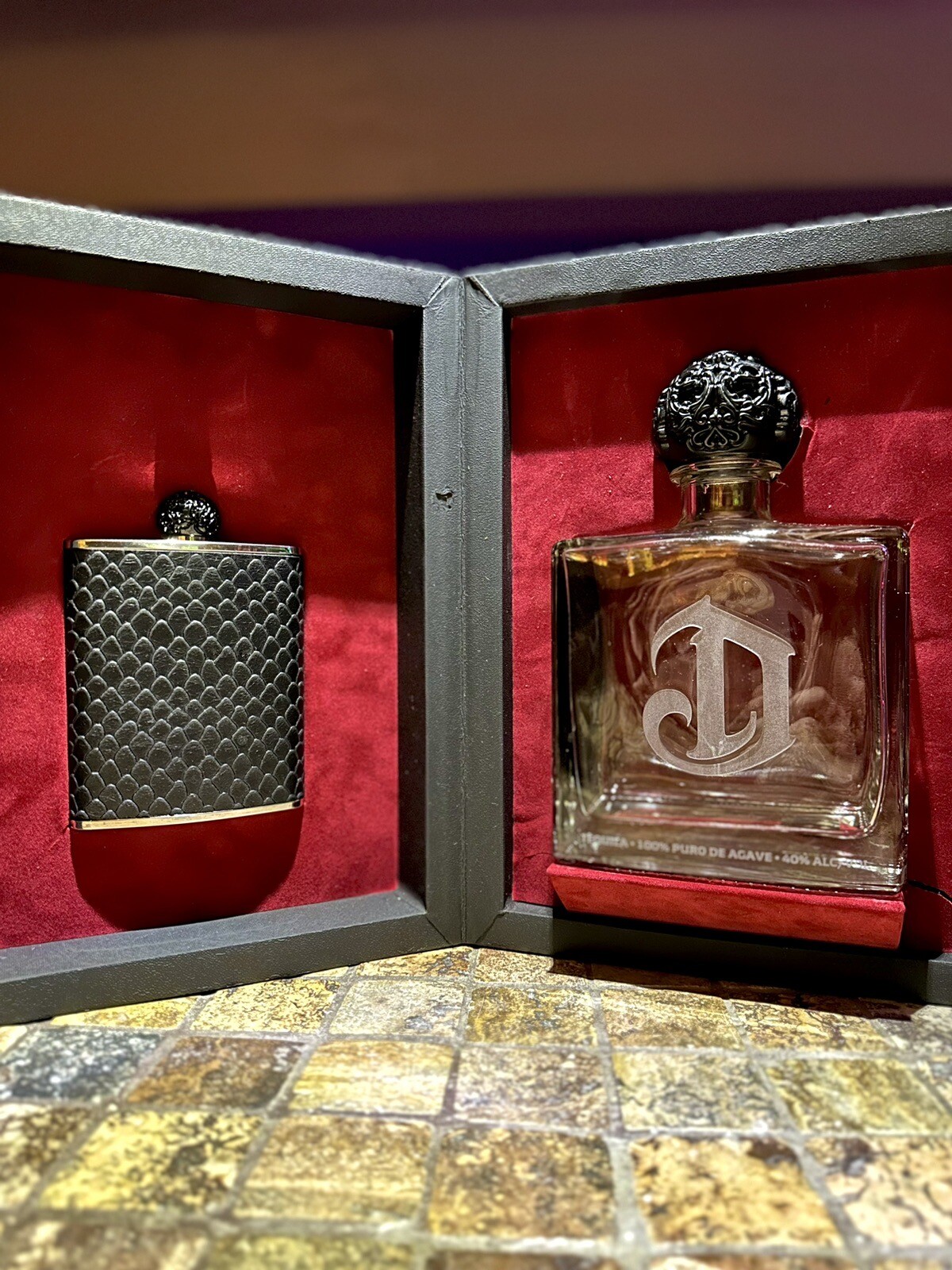 Tequila Deleon LEONA Deluxe Edition Añejo empty bottle W/box Limited ...