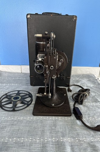 Vintage 1920’s Bell & Howell 16 Mm Filmo Projector, Design 57 Model ST ...