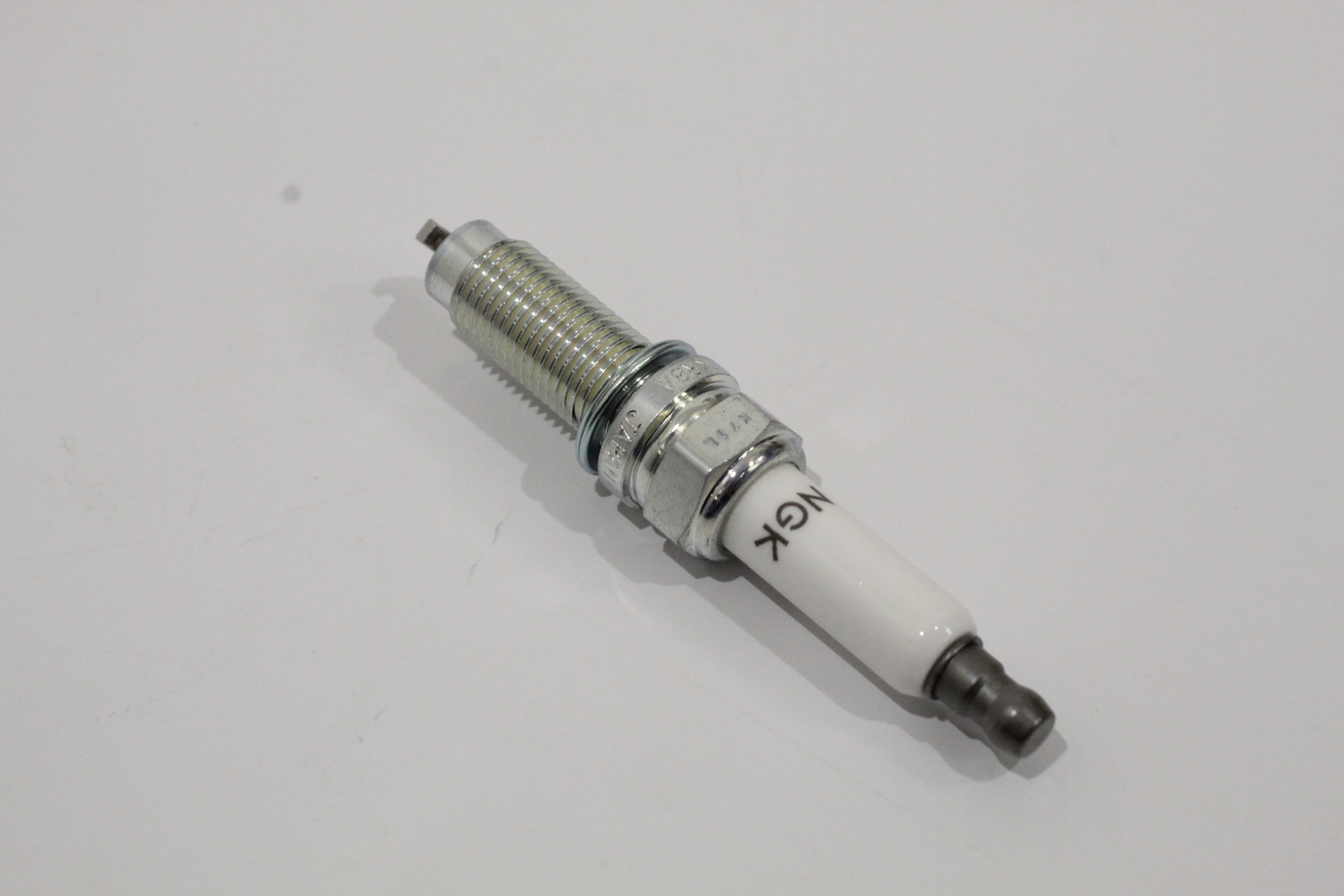 Audi A8 4H D4 W12 6.3 CEJA Longlife NGK Spark Plug Genuine 101905622A ...