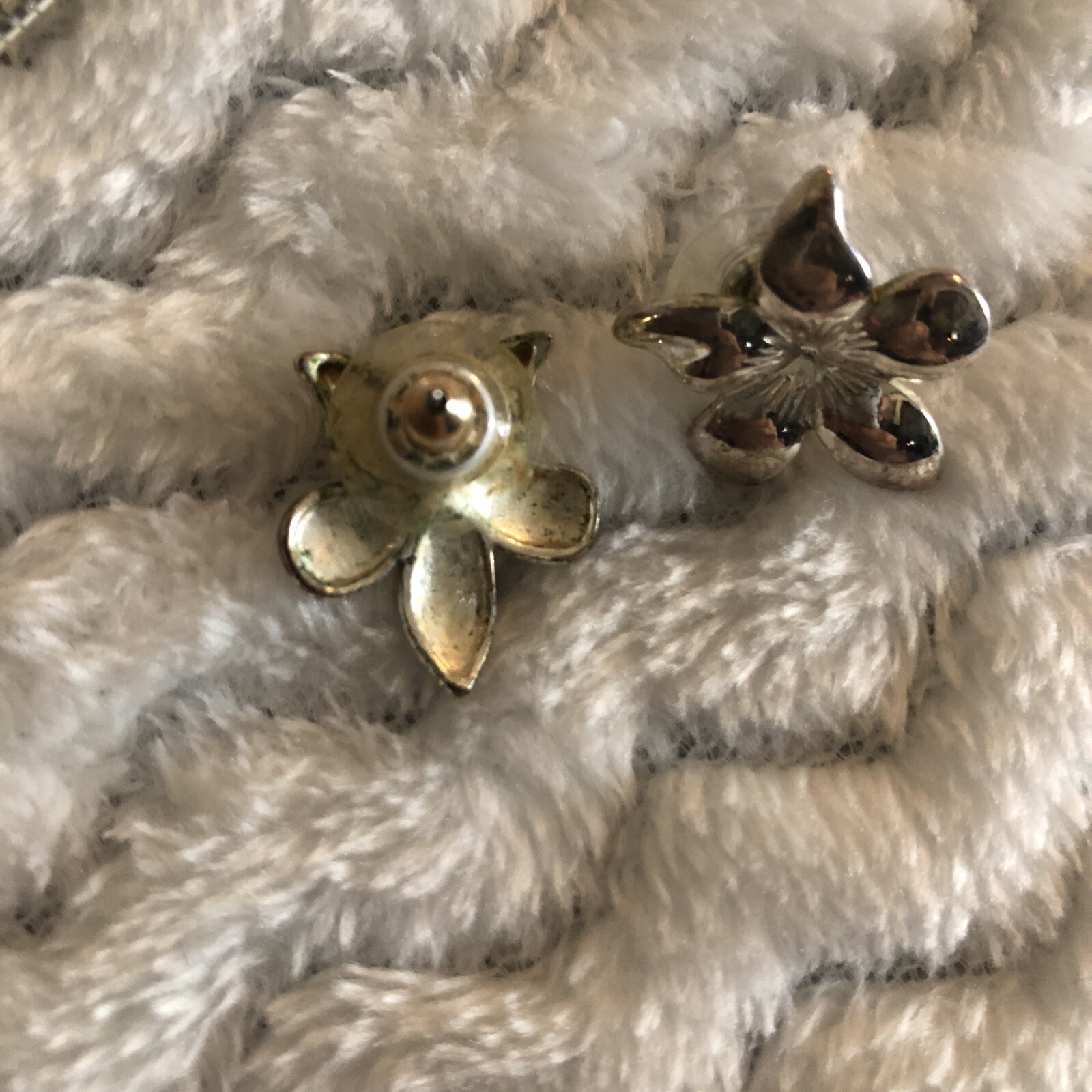 Avon Nina Ricci NR Signed Silver Tone Flower Necklace… - Gem