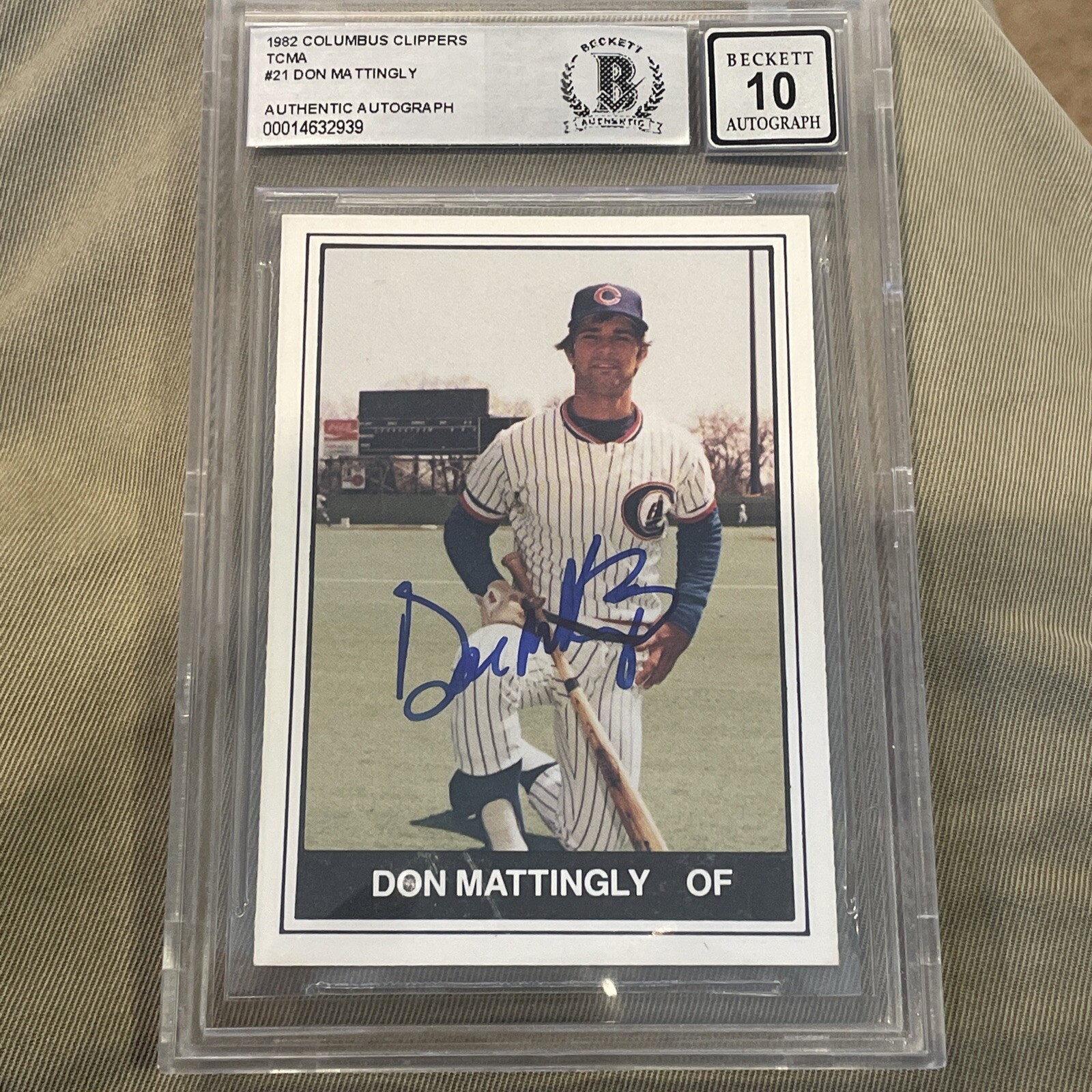 Don Mattingly Autographed Memorabilia | Signed Photo, Jersey ...