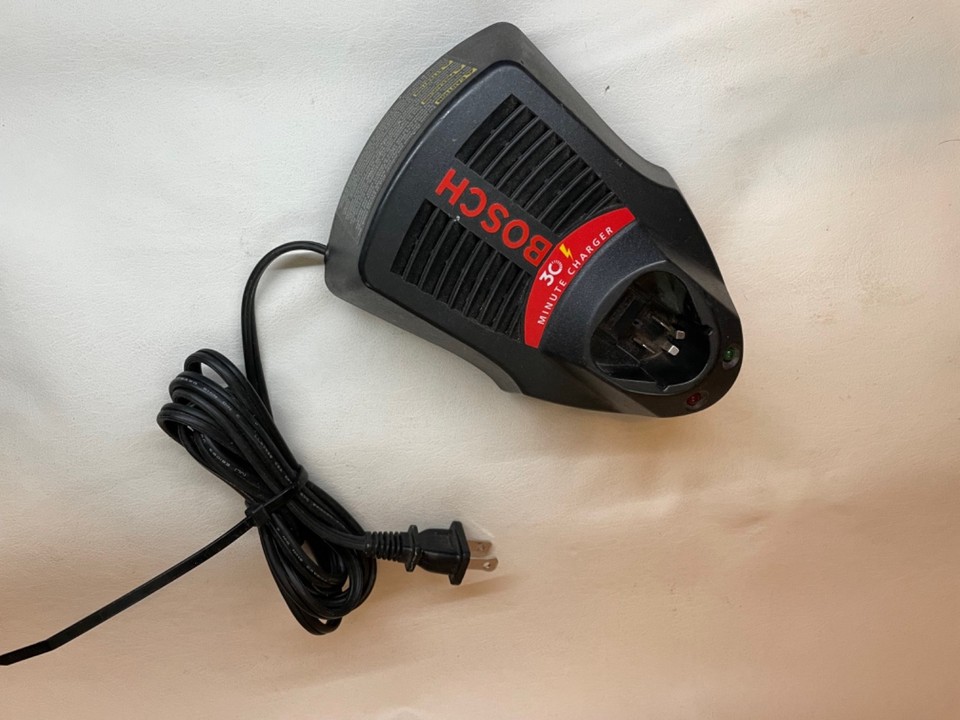 Genuine Bosch 30 Minute Charger Model BC430 Battery Charger Output 10 ...