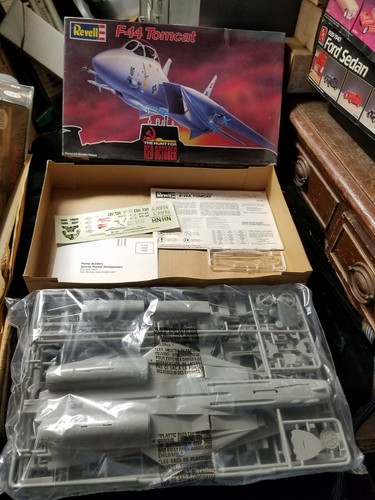 Vintage Revell 1:48 F-14 Tomcat Hunt for Red October Model Air Kit New ...