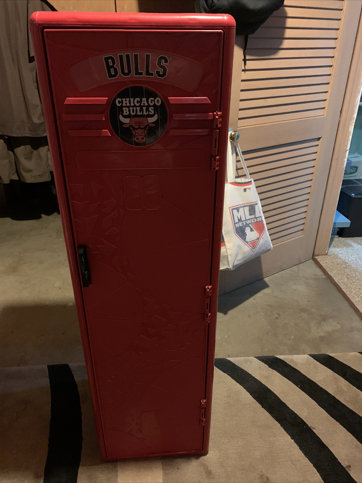 Chicago Bulls NBA 48” Tall Storage Locker Suncast Red Black Vintage | eBay