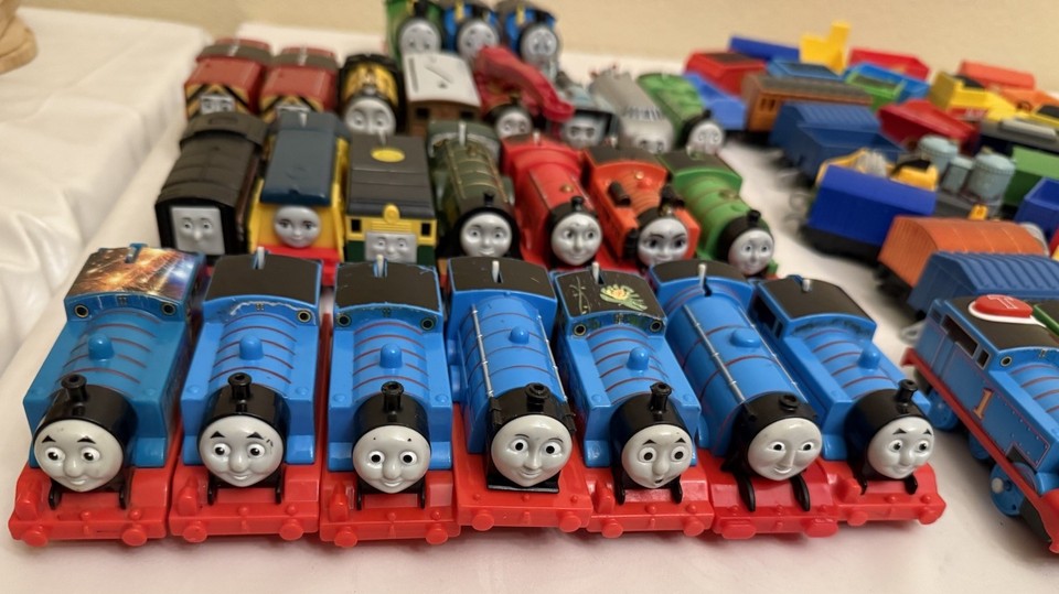 Thomas And Friends Trackmaster Lot Of 99 Pieces, Trains Mixed HUGE Lot ...