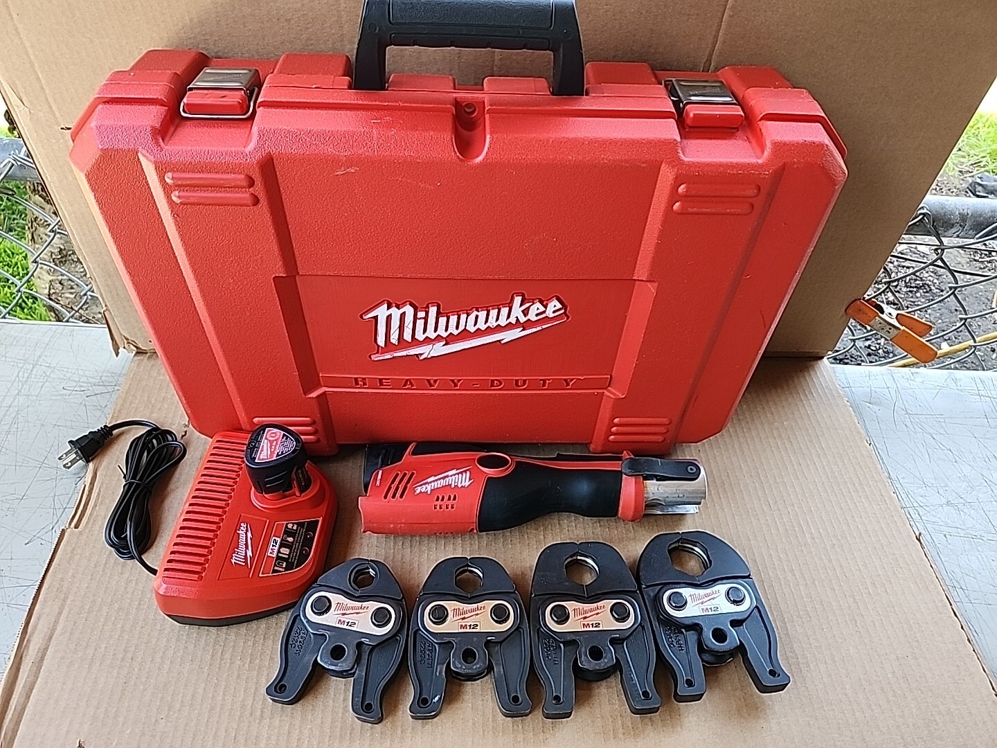 Milwaukee 2473-22 M12 Force Logic Press Tool Kit with 4 Jaws (Free ...