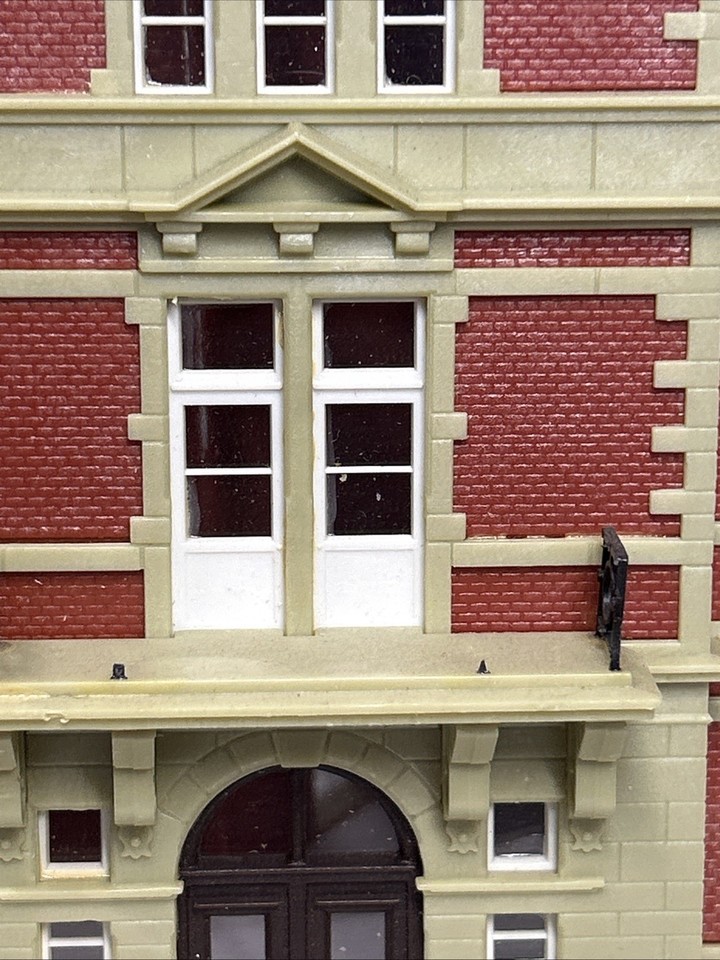HO Scale Building Part Lot Brick Apartments Courthouse Train Station 1/ ...