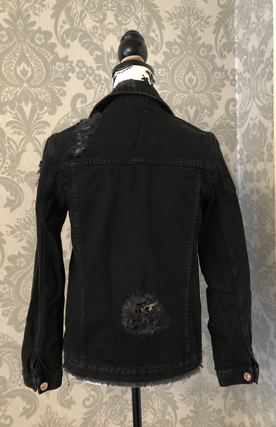River Island Ladies Ripped Denim Jacket Size 6 - Gem