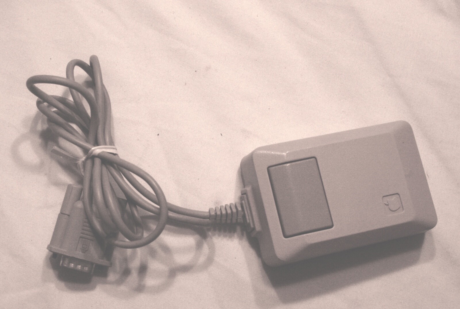 Vintage Apple Macintosh Mac MO100 Original One Button Desktop Bus ...