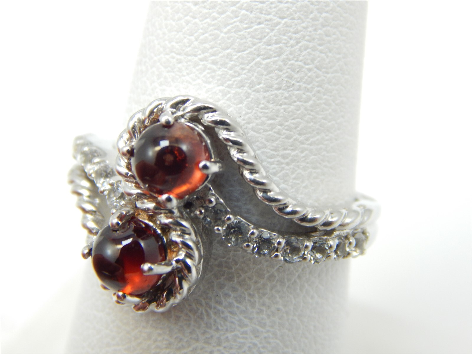 STERLING SILVER 925 GC ROUND GARNET CABACHONS ROPE DE… - Gem