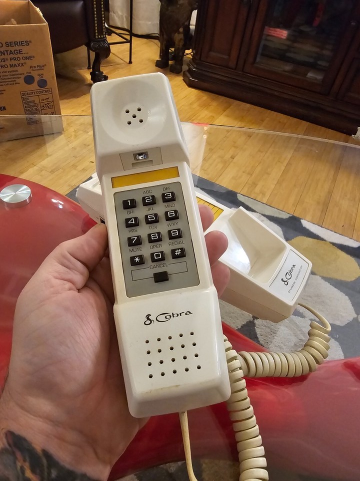 Vintage 1980s Cobra Telephone ST-401 Desk Wall Push Button Almond | eBay