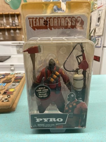 Team Fortress 2 Pyro (Red) Action Figure NECA 2012 Valve - Brand New ...