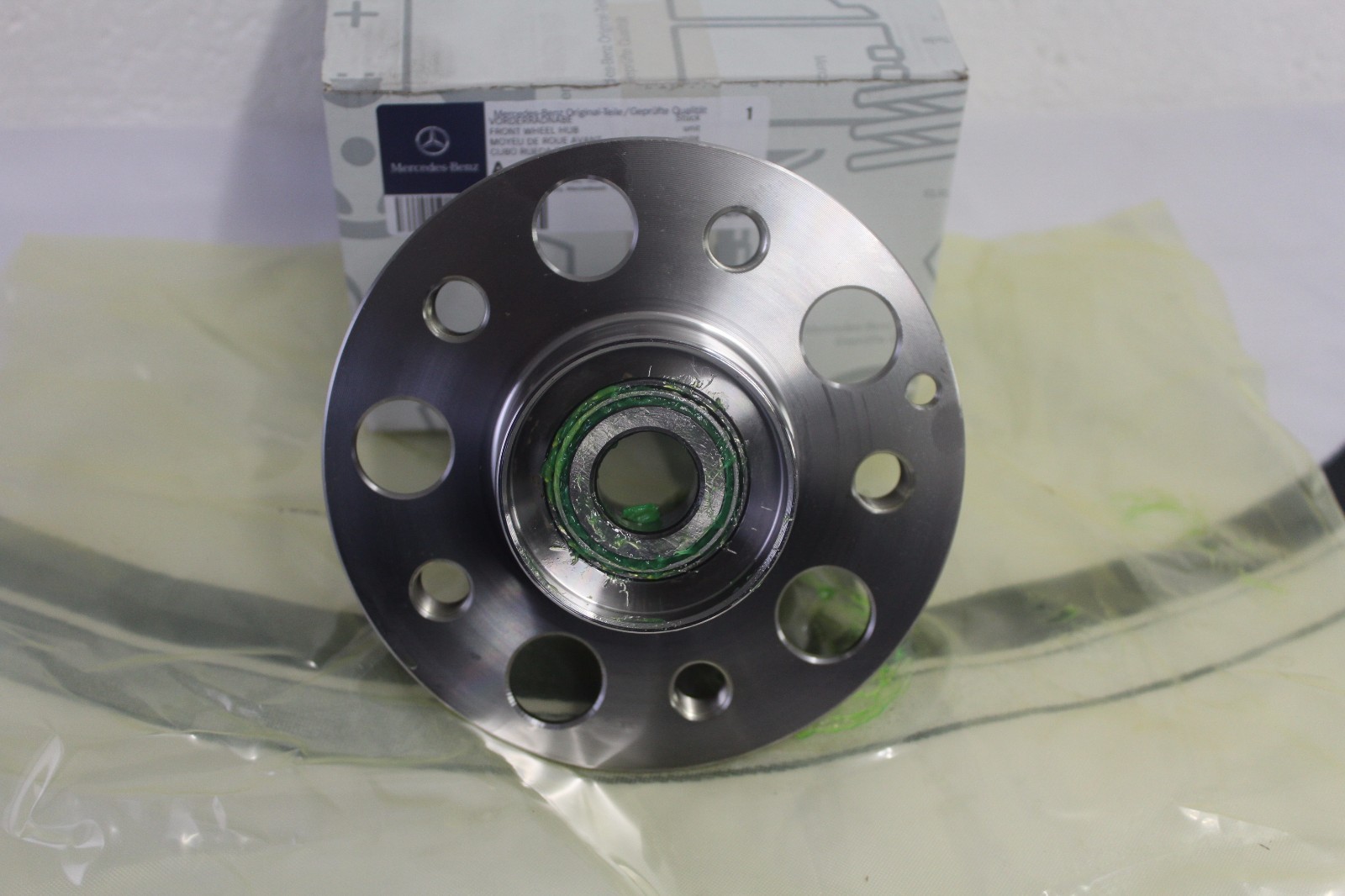 NEW Genuine Mercedes-Benz C218 CLS Front Wheel Hub and Bearing ...