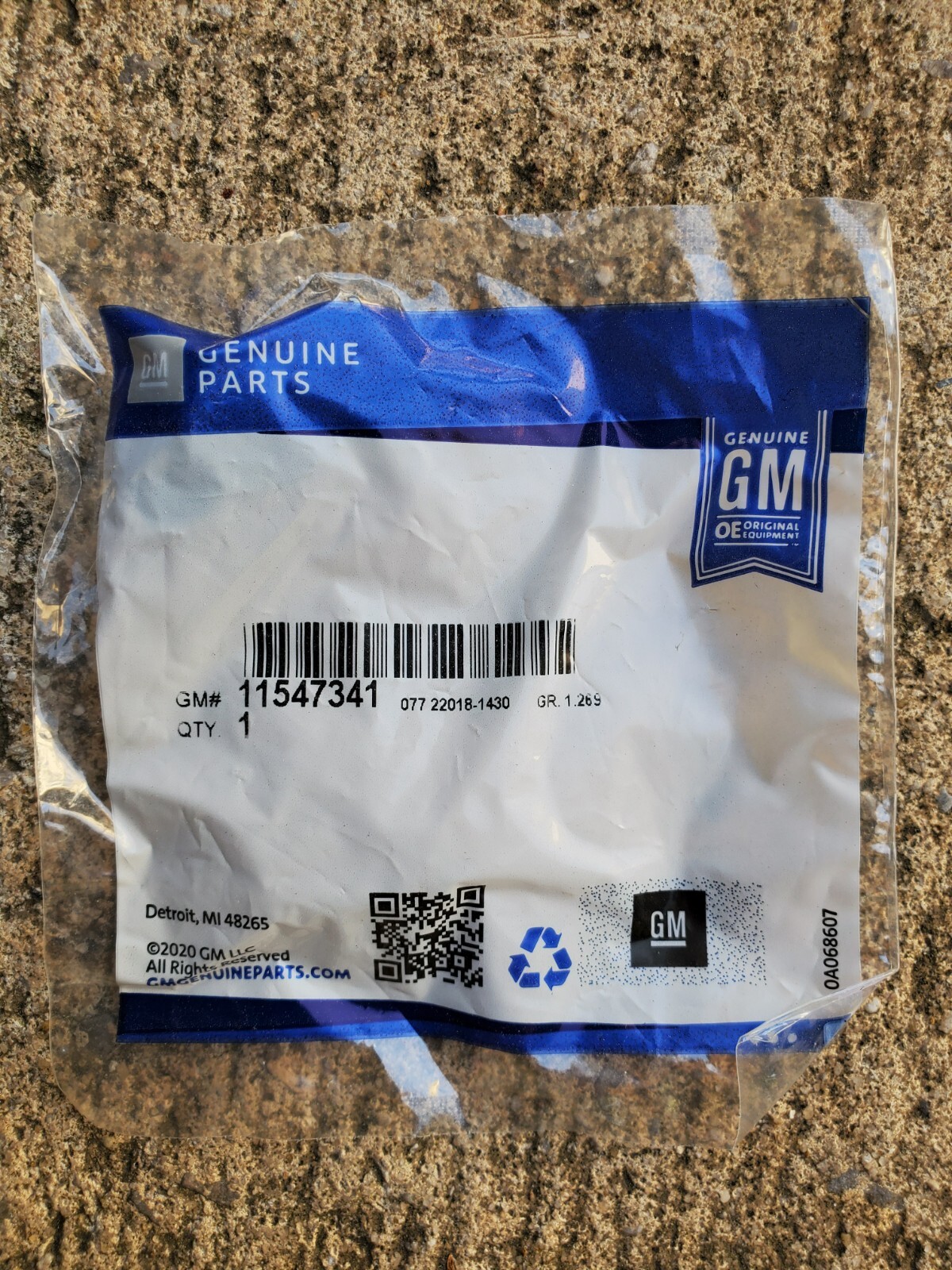 OEM NEW Cadillac Chevrolet GMC Bumper Step Pad Clip Retainer 11547341 ...