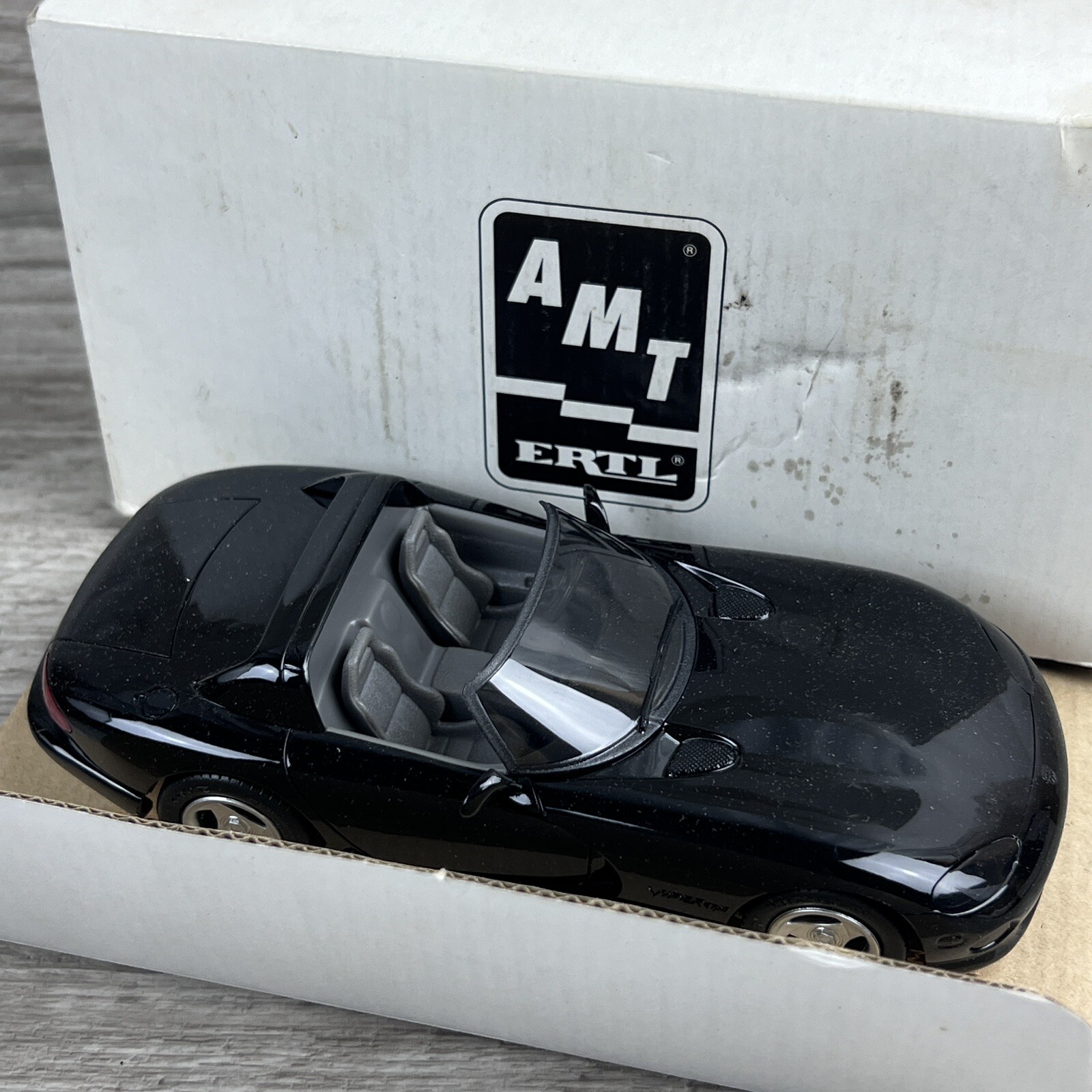 1:25 Scale AMT Ertl Plastic Model Car #6128 1993 Dodge Viper RT/10 | eBay