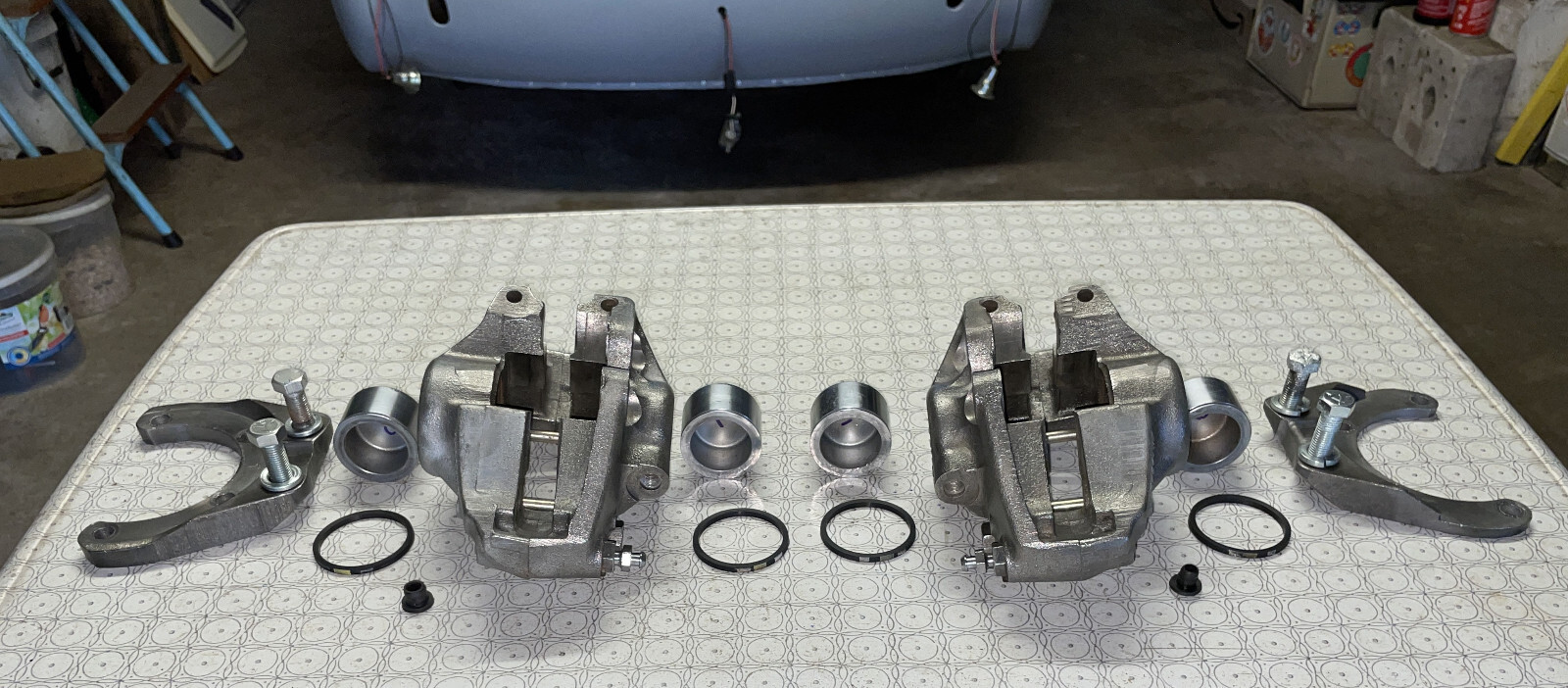 Aston Martin DB4 GT 1959 - 2 genuine rear Girling brake calipers + Les ...