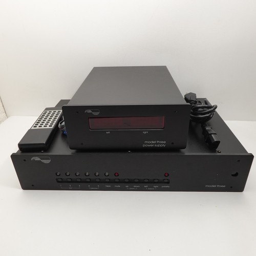 Muse Model Three Amplifier w/ Power Supply – READ – Works, Display ...