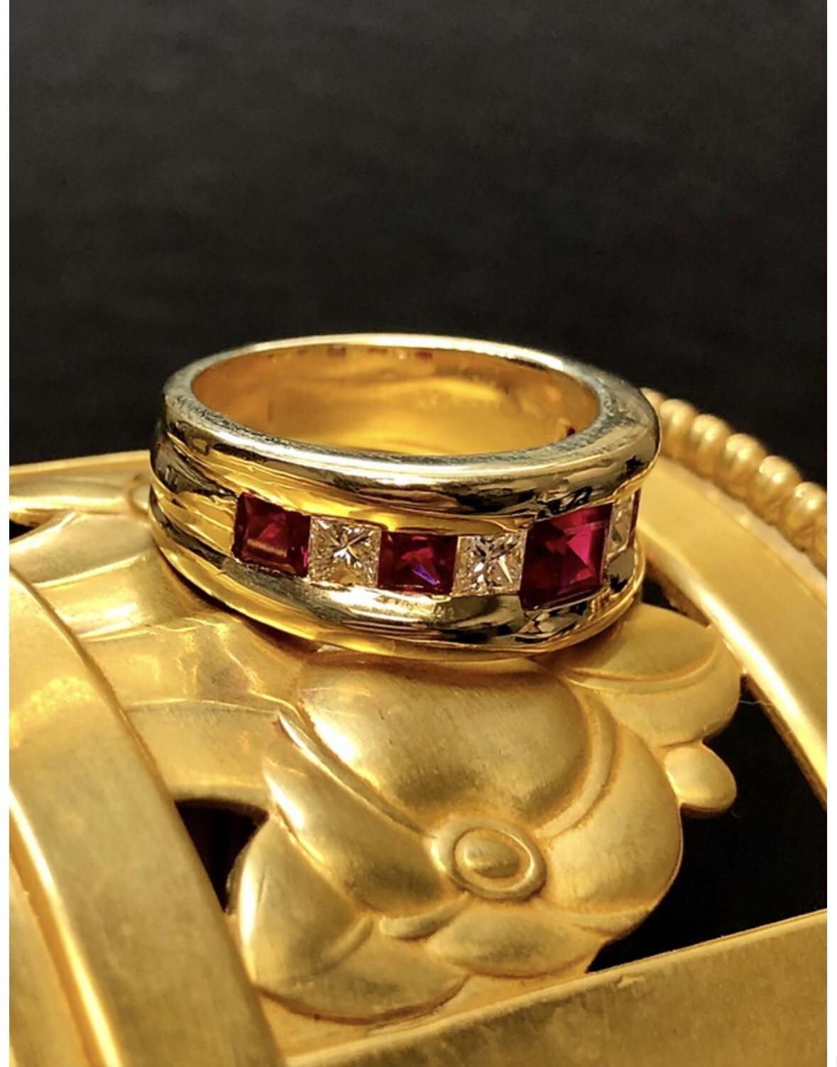 Estate 18K Burmese Ruby Princess Cut Diamond Band Ring - Gem