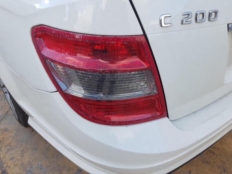 A2043306811 triangle superieur avant droit pour MERCEDES CLASE C ...