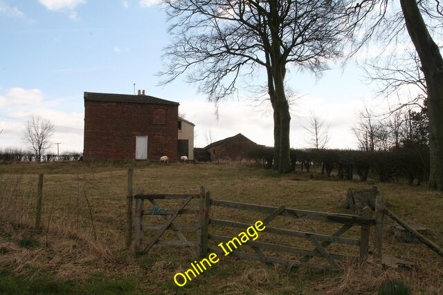 Photo 6x4 Croxby Top cottages, with sheep The front view of the ...