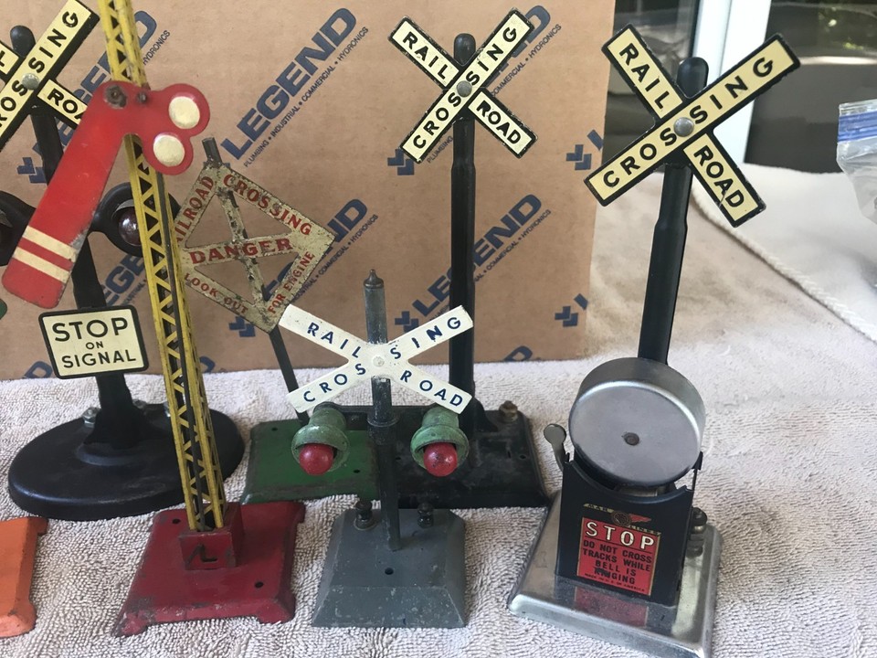 Marx Train Crossing Signals Signs Railroad Crossing Lot 9 PC Vintage A1 ...