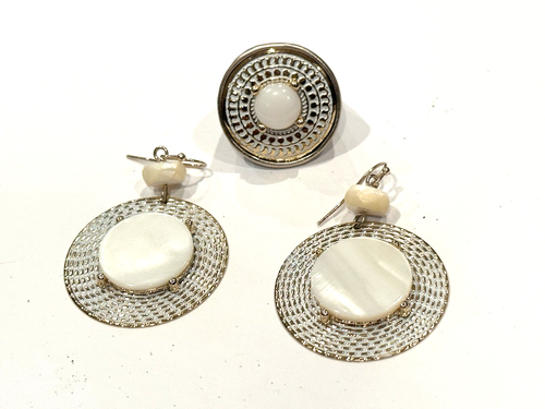 MOTHER OF PEARL WHITE ENAMEL GOLD HAMMERED SILVER RING Size 8 ...