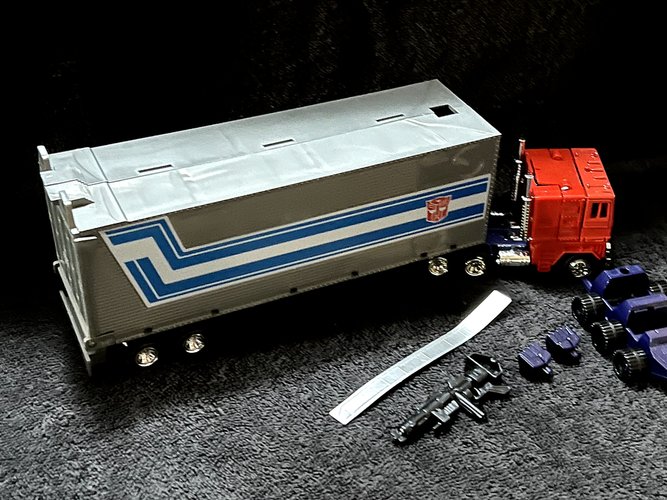 G1 RETRO OPTIMUS PRIME • REISSUE G1 TRANSFORMERS | eBay