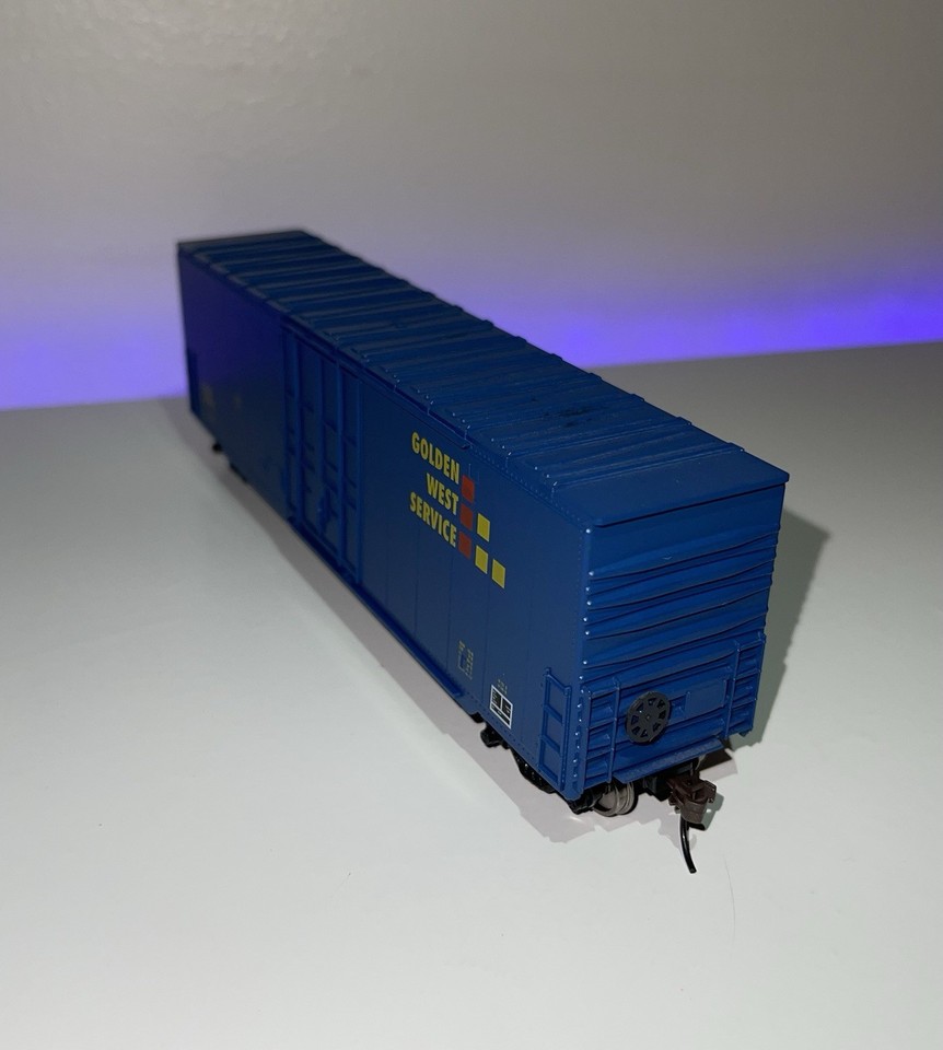Roundhouse HO 50’ High Cube Boxcar — Golden West Service #136073 w ...