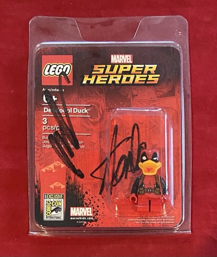 LEGO SDCC 2017 Deadpool Duck Minifigure Signed by Stan Lee & Rob ...