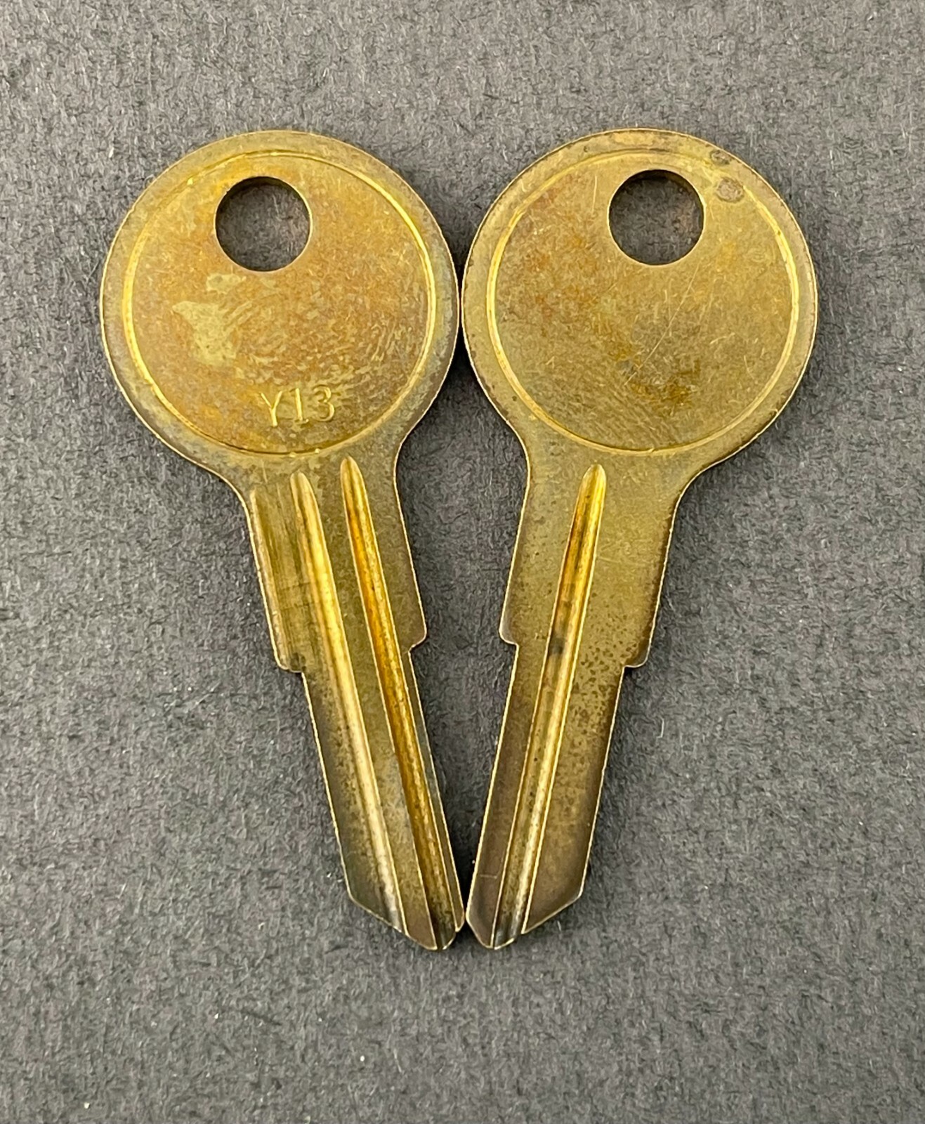 Lots of 2/5 Key Blanks Y13 O1122R YJ5 Type Key Blanks for Yale and ...