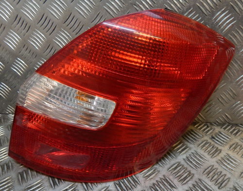 GENUINE 2007-14 SKODA FABIA MK2 OSR DRIVER SIDE RIGHT REAR LIGHT ...