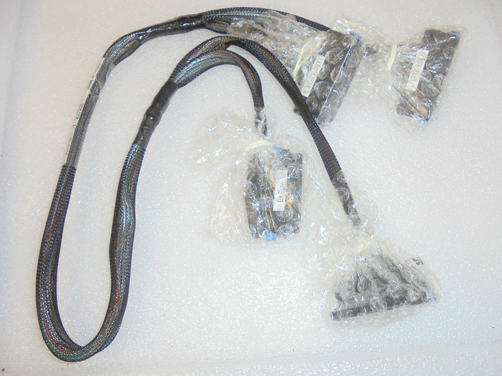 Dell KT294 PowerEdge R905 SAS x4 SFF-8484 Perc to Backplane Cable 3.5 ...