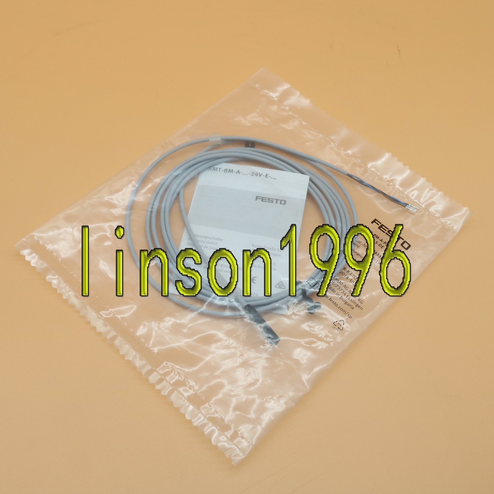 one NEW Festo SMT-8M-A-PS-24V-E-2,5-OE 574335 Magnetic switch spot ...