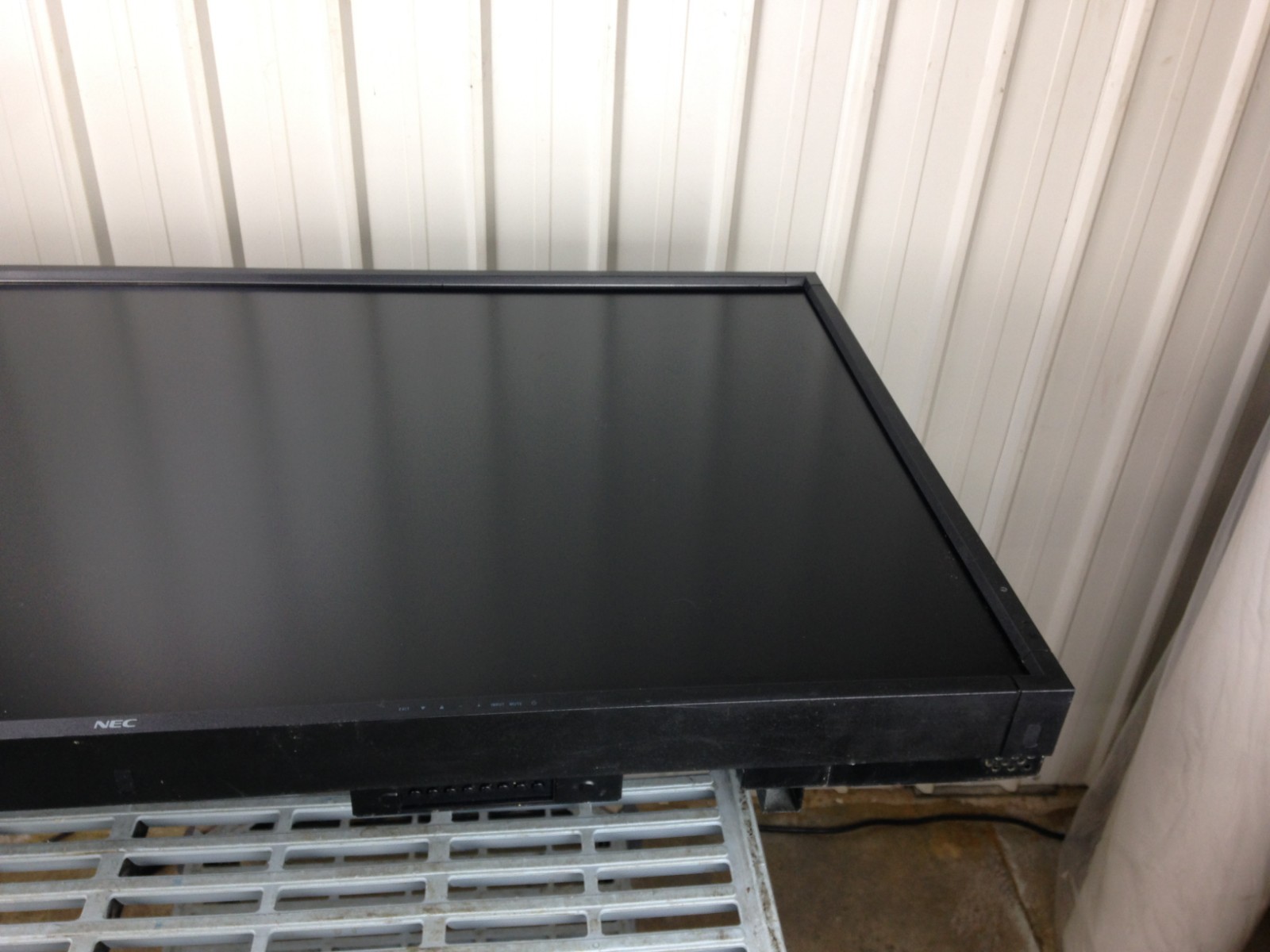 NEC P461 46" LCD Monitor, DVI-Digital, HDMI, Serial, RGB, S Video, VGA ...